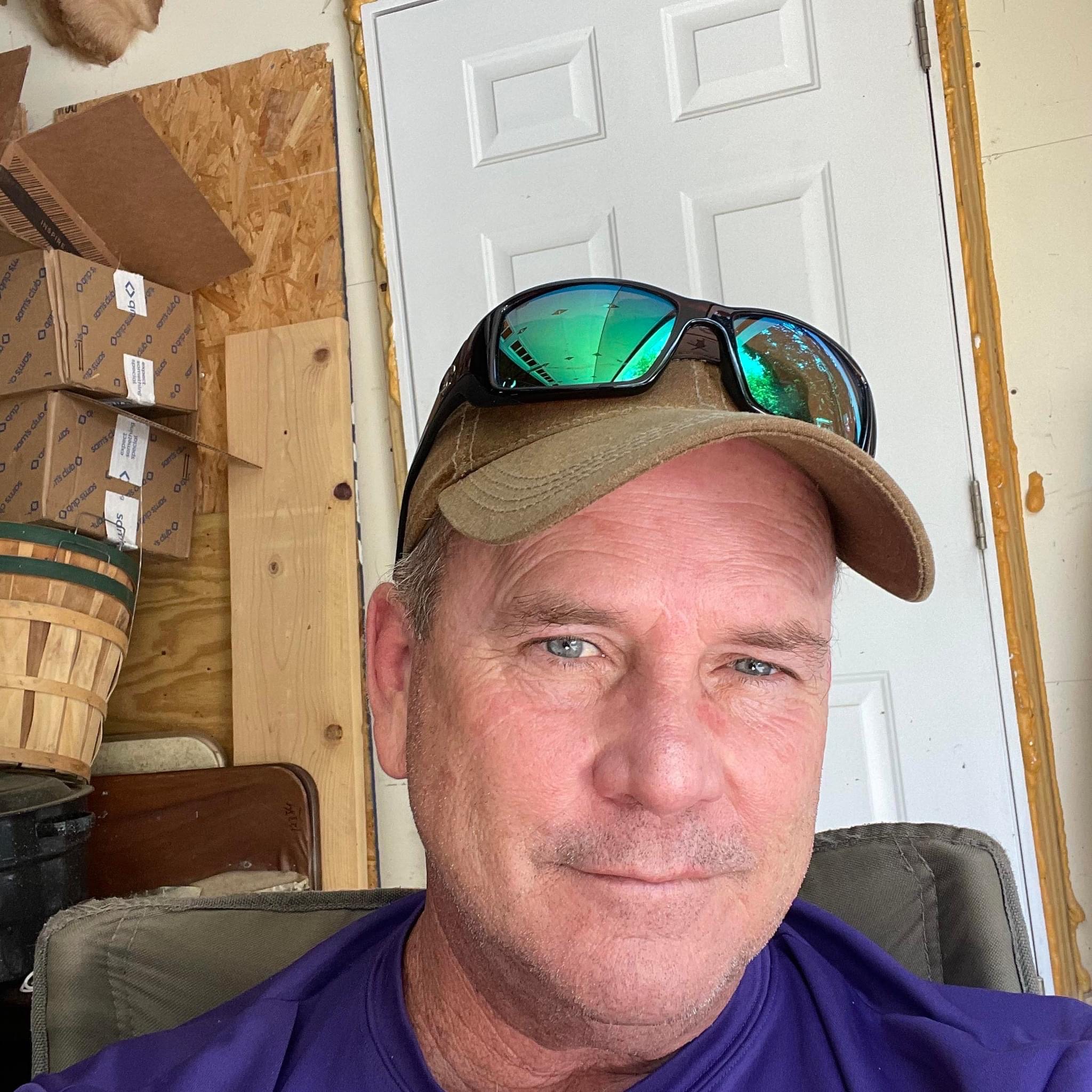 Daniel Collins's Instagram, Twitter & Facebook on IDCrawl