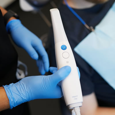 Gentle Cleaning EMS AirflowGeelong VIC | Dental Hub Geelong