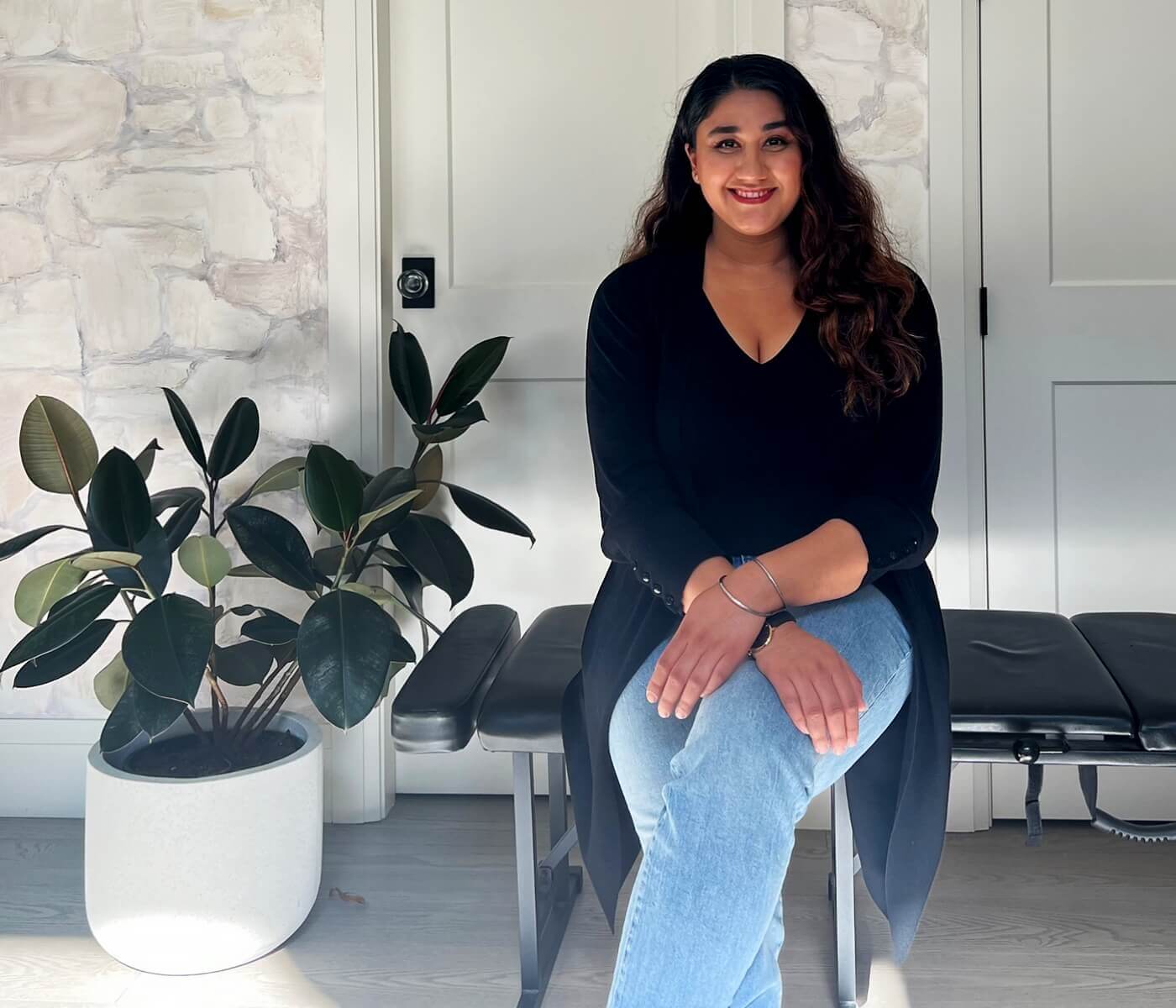 Chiropractor Surrey, South Surrey BC | Dr. Manreet Hans, Chiropractor